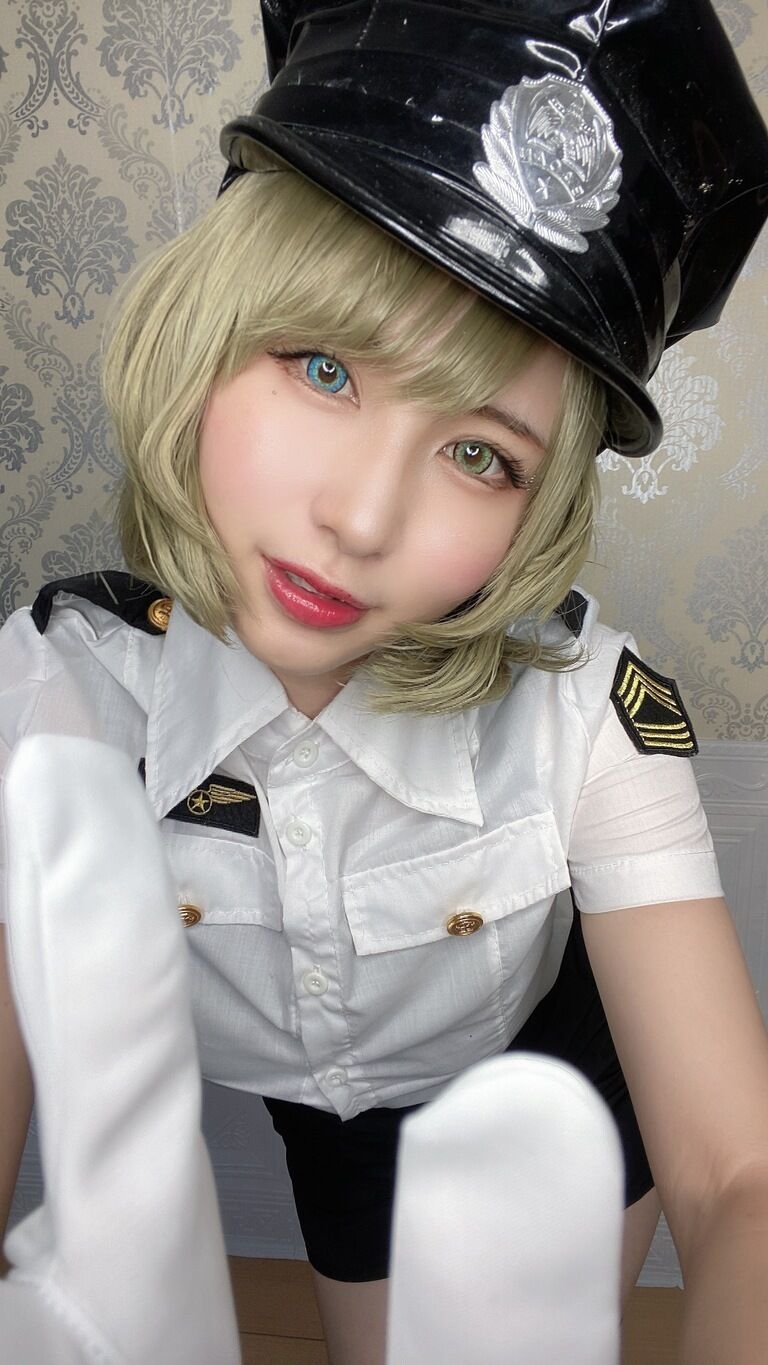 【手フェチ】 僕はポリスお姉さんの手袋になりたい。 目高屋 (Jyun)の商品｜ファンティア[Fantia]