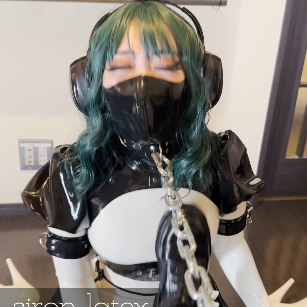 【メイド】 緑髪ラバーメイド ご主人様の脚で大事なところとおっぱいを虐められちゃう😢 siron_latex (siron_latex)の商品｜ファンティア[Fantia]