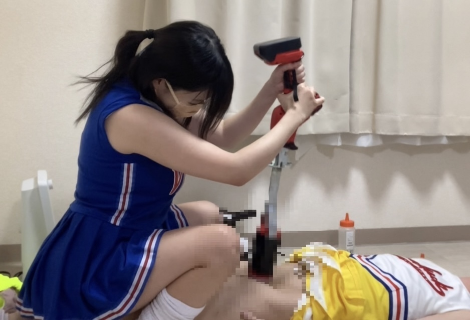 【M男】 チアガールコスの朕様にTENGAマシン搾精される男の娘 M男の娘がS女レイヤー様の唾液やペニバンでマゾ堕ちする動画 (小鳥遊花音)の商品｜ファンティア[Fantia]