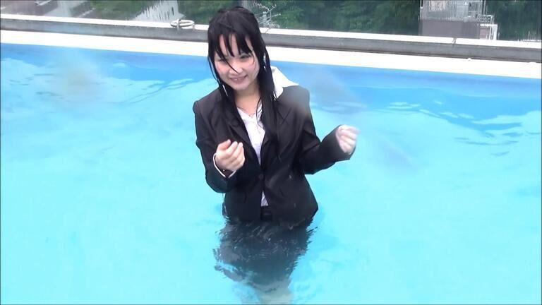 【ずぶ濡れ】 Intern-04 SOAKED WOMAN (スーツ姿にドキドキ)の商品｜ファンティア[Fantia]