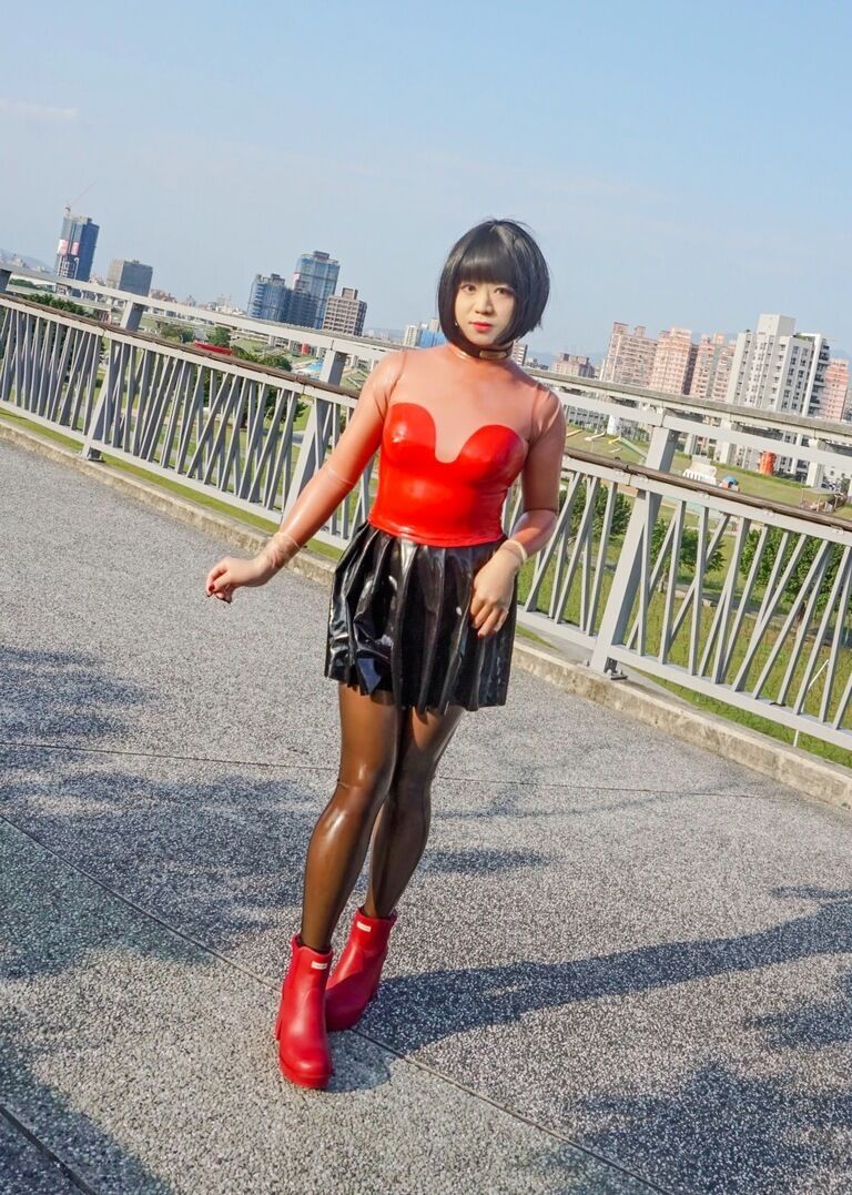 LTX-050 Rubber Walker EP07 Shiny Rubber Style (FetishLydia-Taiwanese Rubber Girl)の商品｜ファンティア[Fantia]