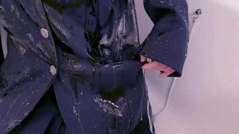 【WET】 ブレザーでローション遊び 湿衣服 (Shīyīfú)の商品｜ファンティア[Fantia]