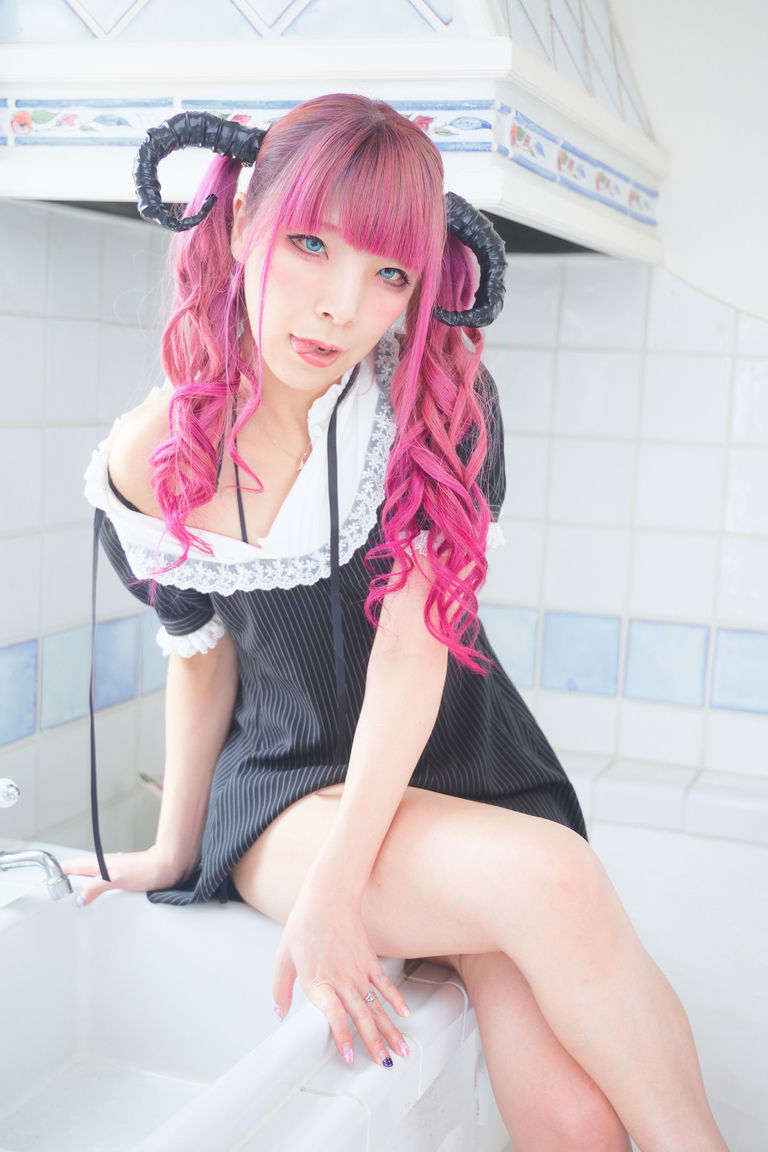 小悪魔こもちゃんとプール！さまー！ こもどっとえくぜ☆ (こも🍓@comonun🍓冬の新刊販売中🌈)の商品｜ファンティア[Fantia]